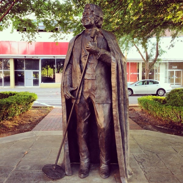 James Brown Statue and Plaza - Outdoor Sculpture in Augusta