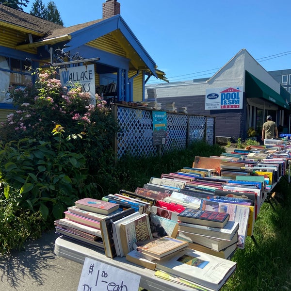 Wallace Books - 6 tips from 80 visitors