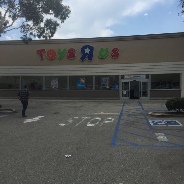 Photos at Toys"R"Us - 10 tips from 1251 visitors