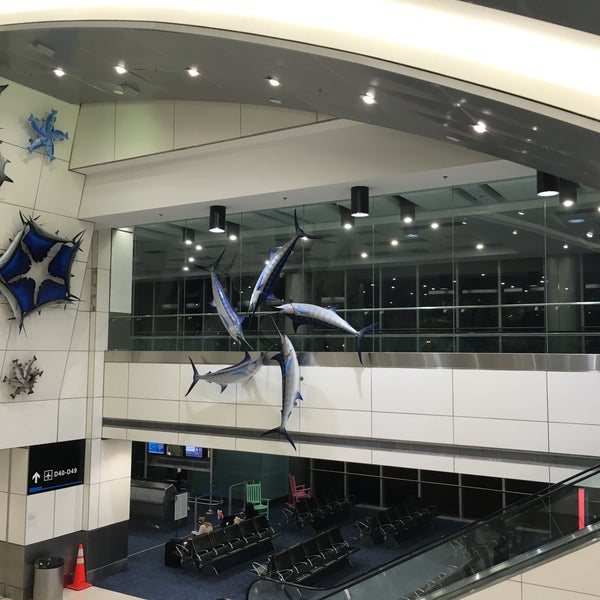 Skytrain Station 4 - Miami International Airport - Concourse D