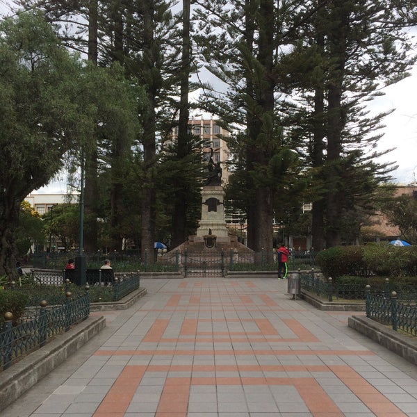 Parque Calderón - Park