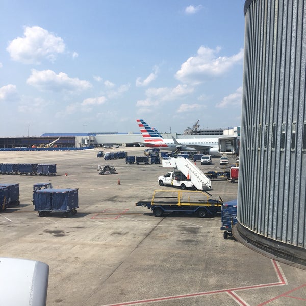 Gate B13 - Airport Gate