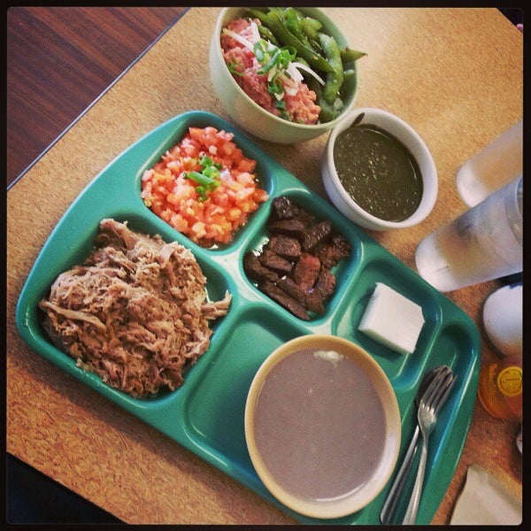 Highway Inn - 94-226 Leoku St