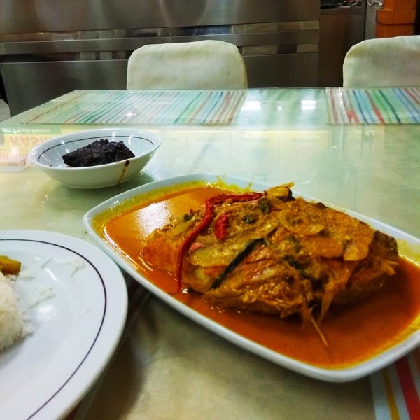 Restoran Garuda - Padangnese Restaurant in Medan