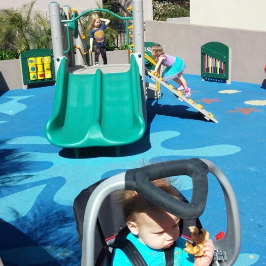Flower Hill Promenade - Del Mar, CA