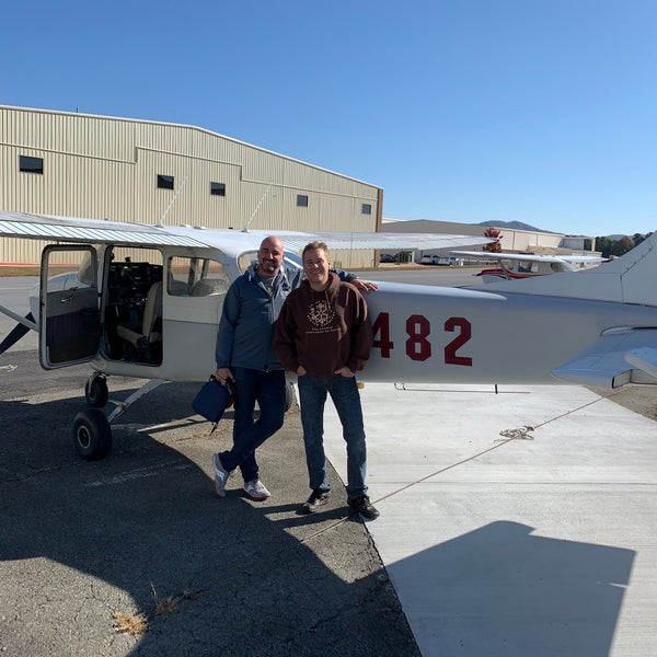 Cobb County Airport - McCollum Field (RYY) - Airport in Kennesaw