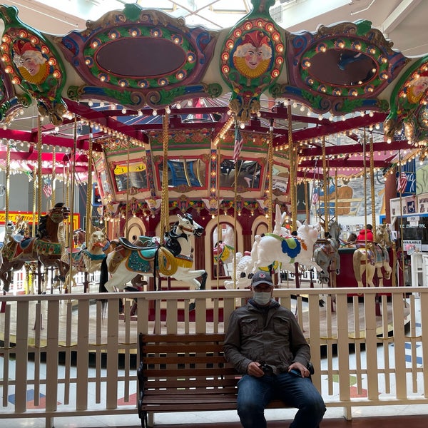 Seaside Carousel Mall - Shopping Mall
