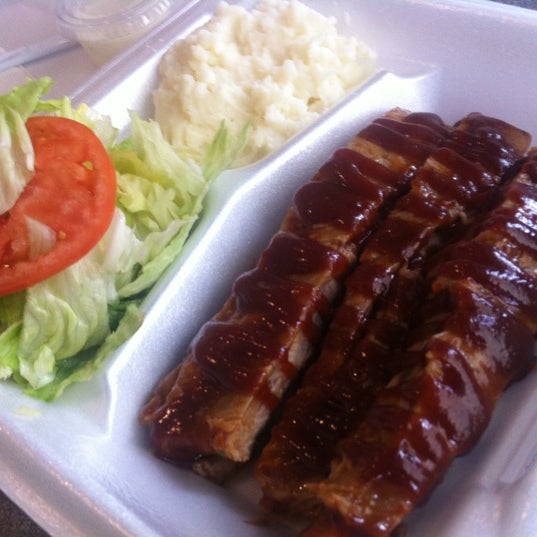 Bogie's Food and Flicks - 33 N Garden Ave