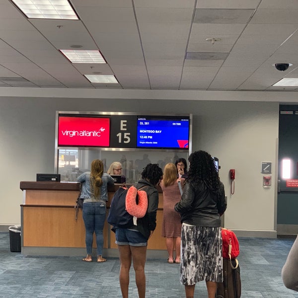 Gate E15 - 2 tips from 1407 visitors
