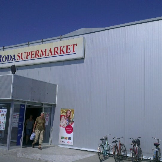 Roda Supermarket - 4 visitors