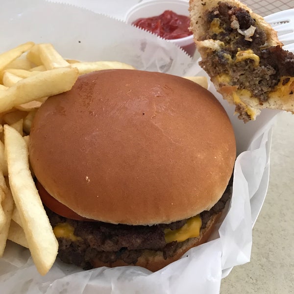 Vicki's Lunch Van - 2520 Fairground Rd, Montgomery, AL 36107