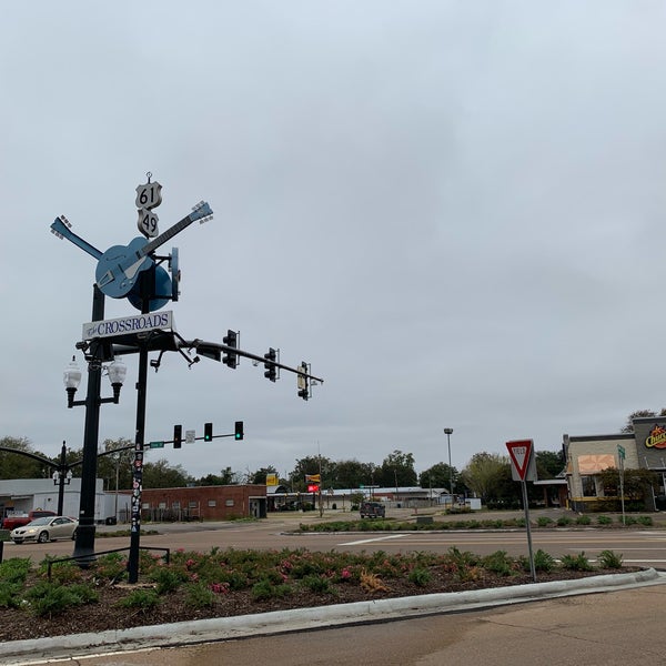 The Crossroads (Hwy 61 & 49) - Intersection in Clarksdale