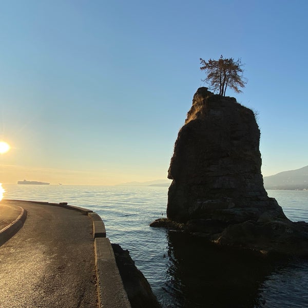 Siwash Rock - Scenic Lookout in Stanley Park