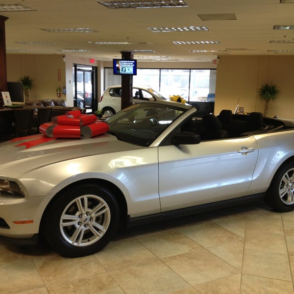 Express Credit Auto Southside Supercenter - 1 W I 240 Service Rd