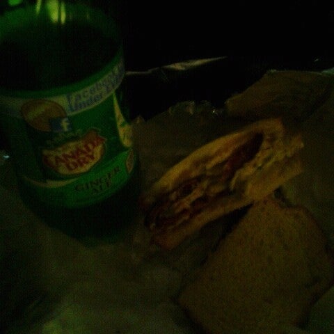 Papi's Store - Deli in Philadelphia