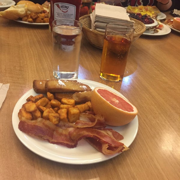 Livingston Dining Commons - College Cafeteria in Piscataway