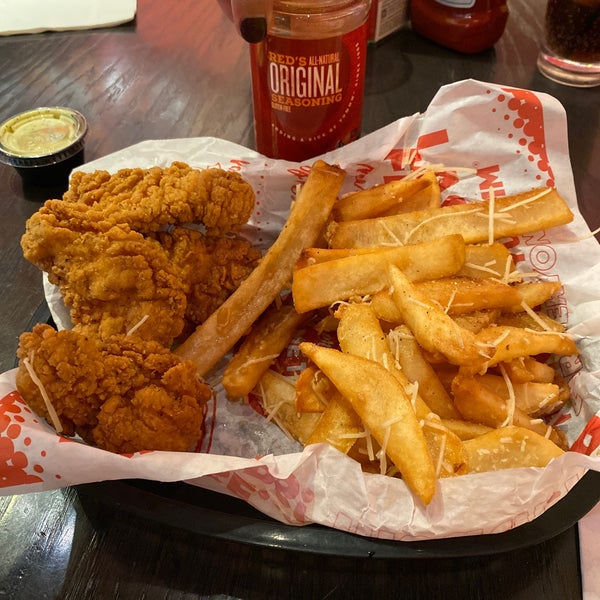 Red Robin Fries Chicken Strips