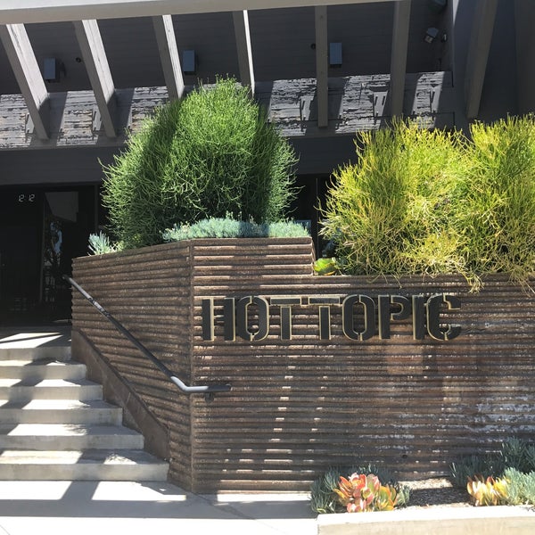 Hot Topic, Inc - 8 tips from 388 visitors