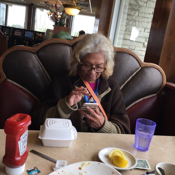 Zebb's Family Restaurant - American Restaurant in Milwaukee