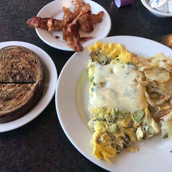 Court Diner & Restaurant - 17 tips from 519 visitors