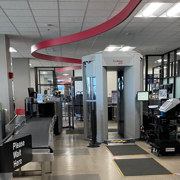 TSA Checkpoint - 5800 Fluer Dr.