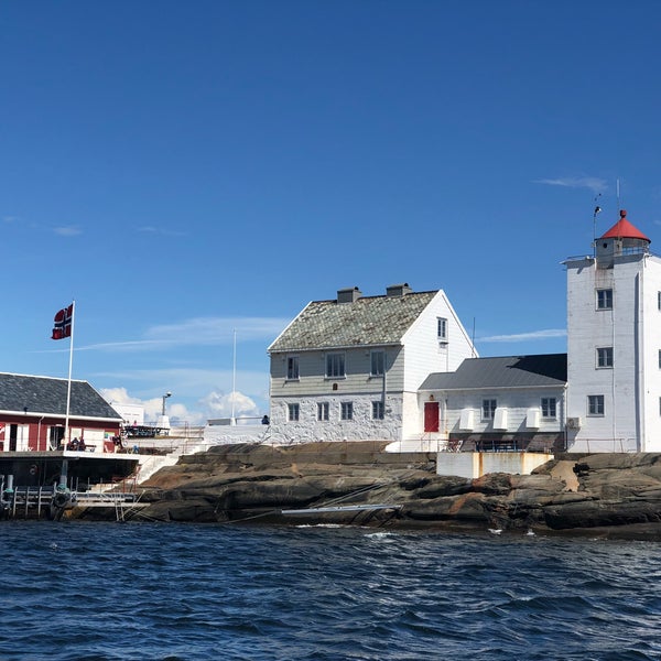 Fulehuk Fyrhus - Boat or Ferry