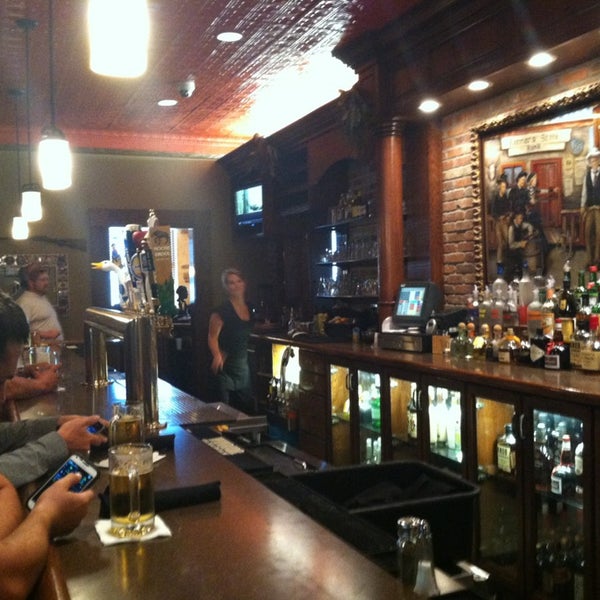 Outlaws Bar & Grill - Watford City, ND