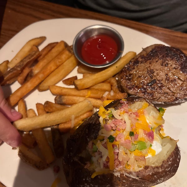 Outback Steakhouse - Harbordale - 1801 SE 10th Ave