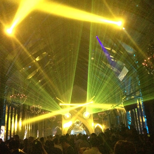 MIRROR Club & Lounge - Jl. Petitenget no.106, Kerobokan