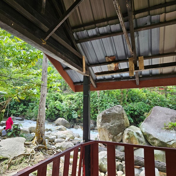 Air Terjun Kalumpang - River