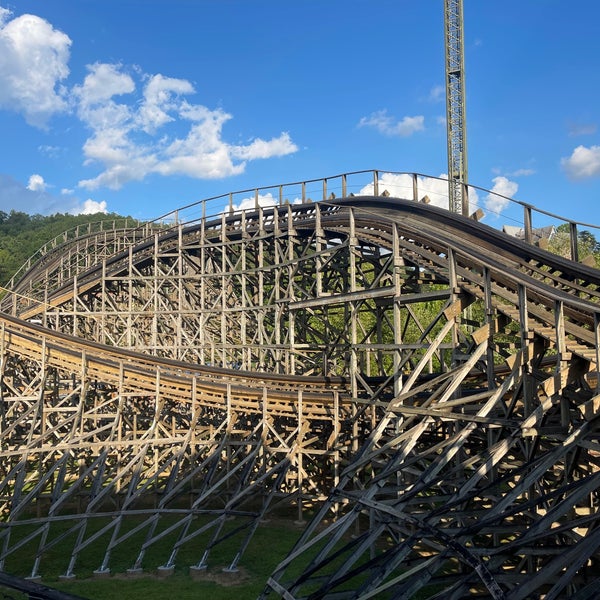 Thunderhead Roller Coaster Logo