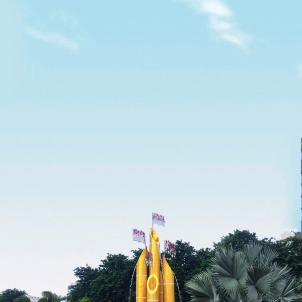 Monumen Bambu Runcing - Monument in Surabaya