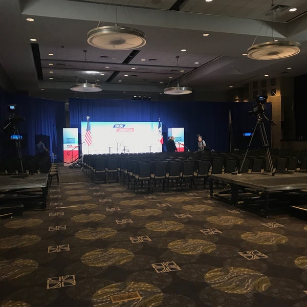 QC Waterfront Convention Center - Convention Center in Bettendorf