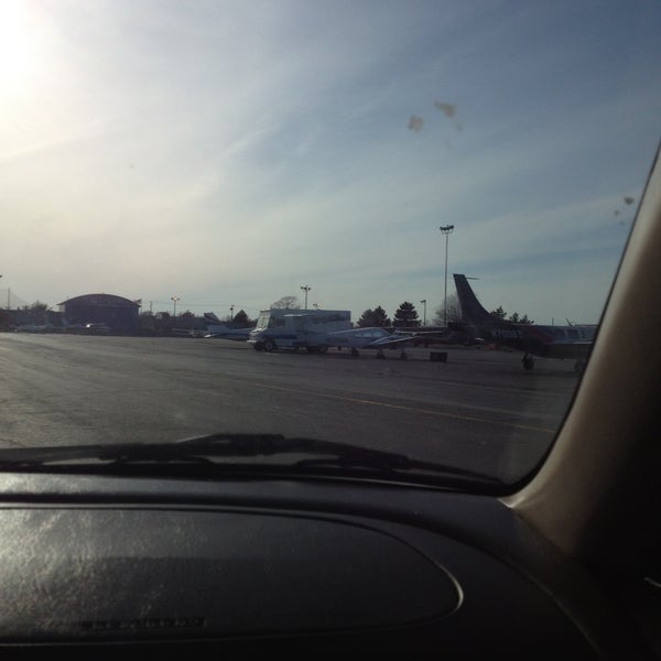 Echo Ramp FRG - Airport Gate in Farmingdale