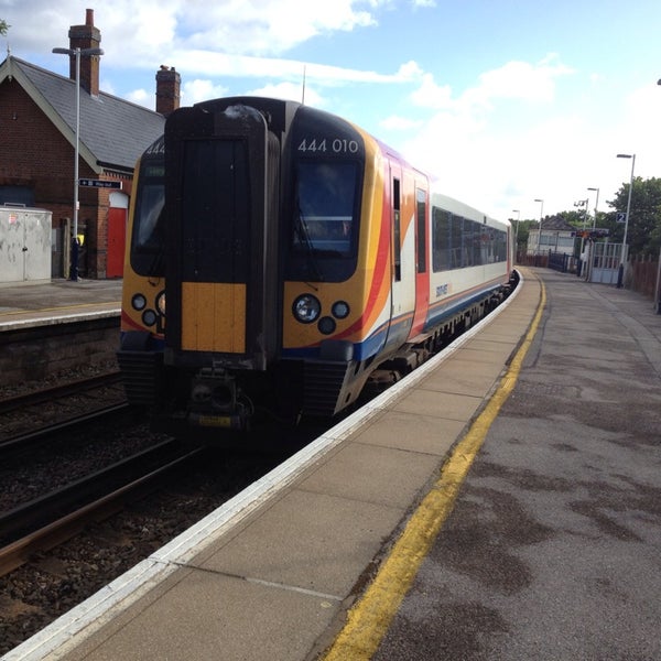 Hamworthy Railway Station (HAM) - Rail Station in Hamworthy