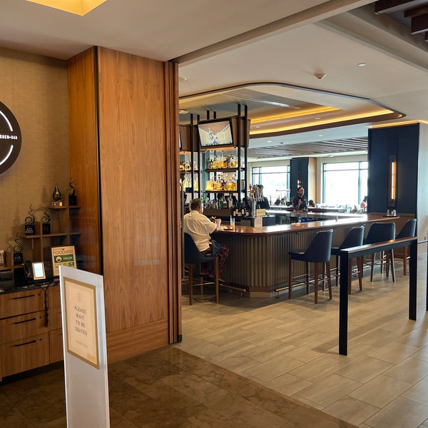 Water's Table - Renton, WA