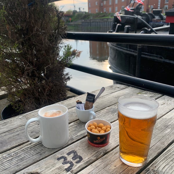 Castle Barge - The Wharf