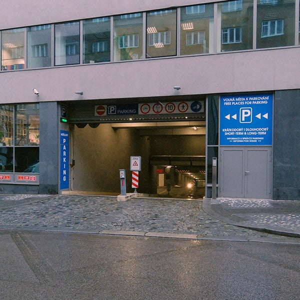 Parking Luxembourg Plaza (MR.PARKIT) - Parking in Praha 3
