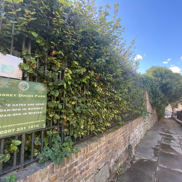 Surrey Docks City Farm - Farm in Surrey Docks