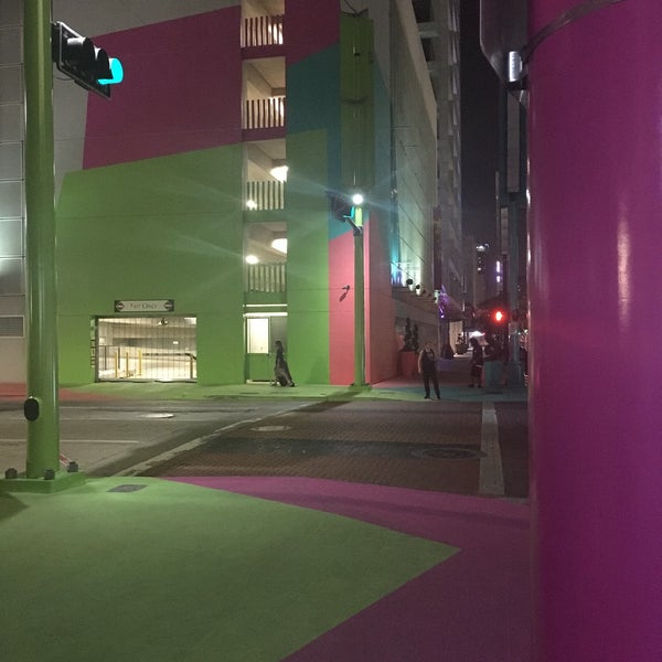 METRORail Main Street Square (Northbound) Station - Main St