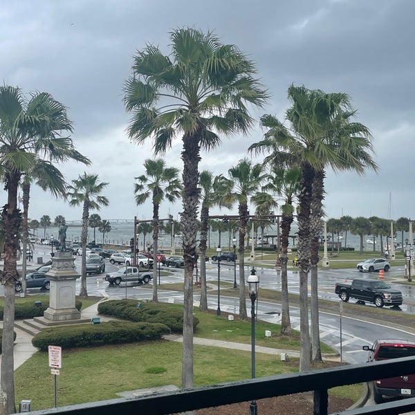 A1A Ale Works Restaurant & Taproom - Old Town - 1 King Street