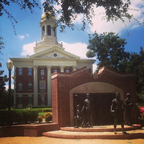 Photos at Pat Neff Hall - Baylor University - 121 visitors