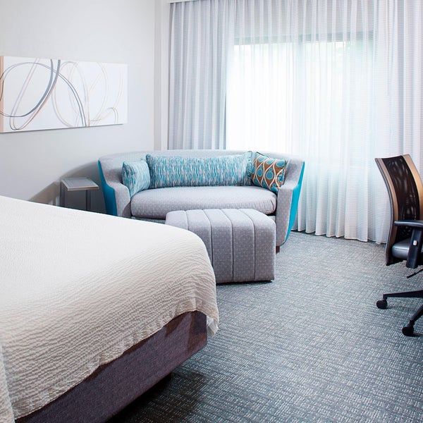 Courtyard by Marriott Roanoke Airport - Hotel