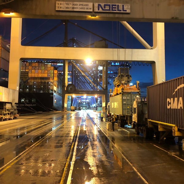 APL Shipping Terminal - Structure in San Pedro