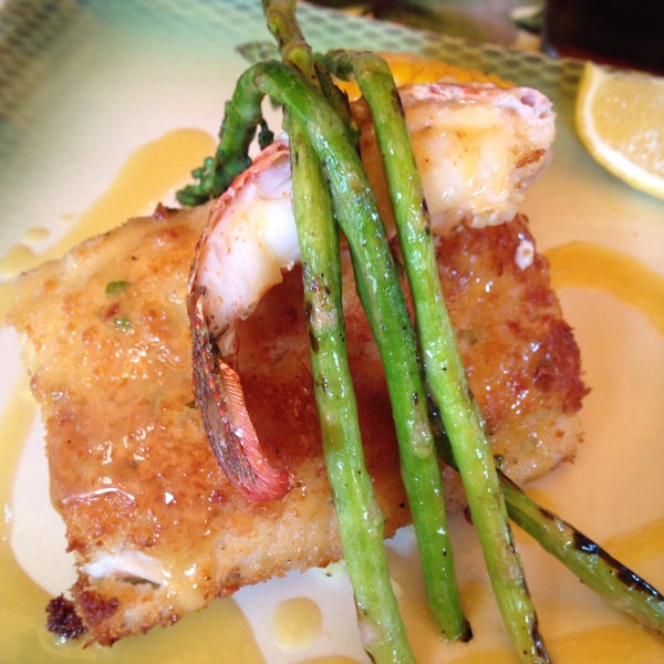 Mama's Fish House - Seafood Restaurant