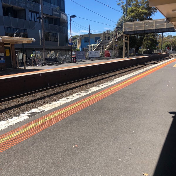 Hampton Station - Railway Cres