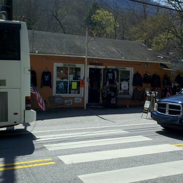 heavenly hogs bar ans grill - American Restaurant in Lake Lure