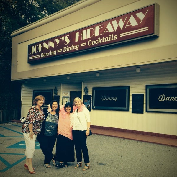 Photos at Johnny's Hideaway - North Buckhead - 51 tips from 3692 visitors
