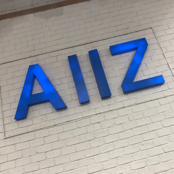 AIIZ (เอทูแซด) - ร้านเสื้อผ้า
