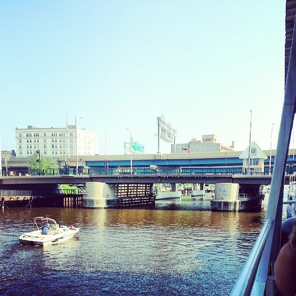 Milwaukee Boat Line - Boat or Ferry in Kilbourn Town